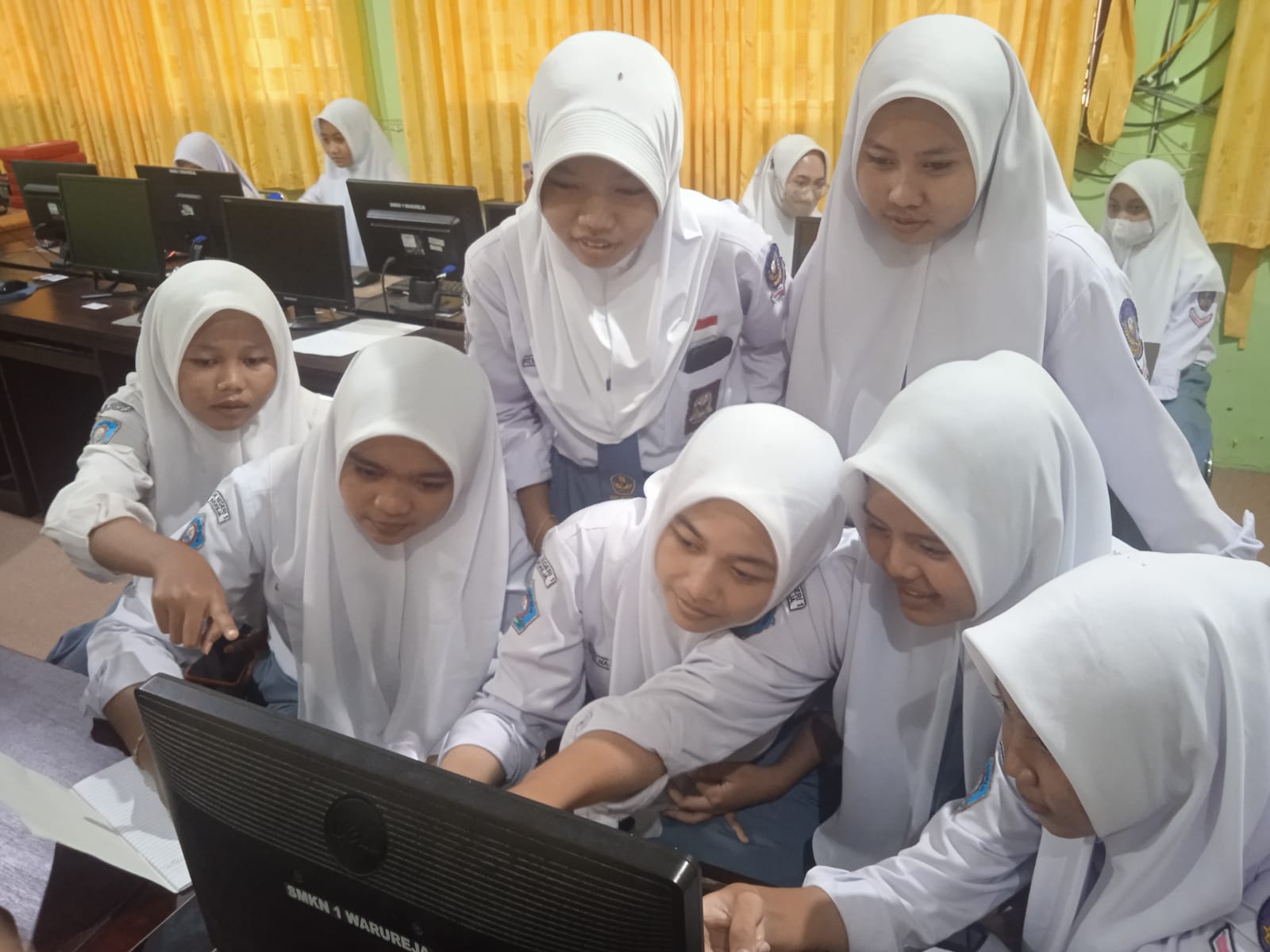 Pembelajaran Inovatif melalui Metode PjBL - SMK N 1 Warureja